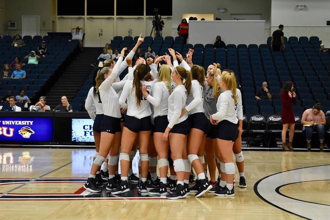@dbu_vball via Instagram | Gondola